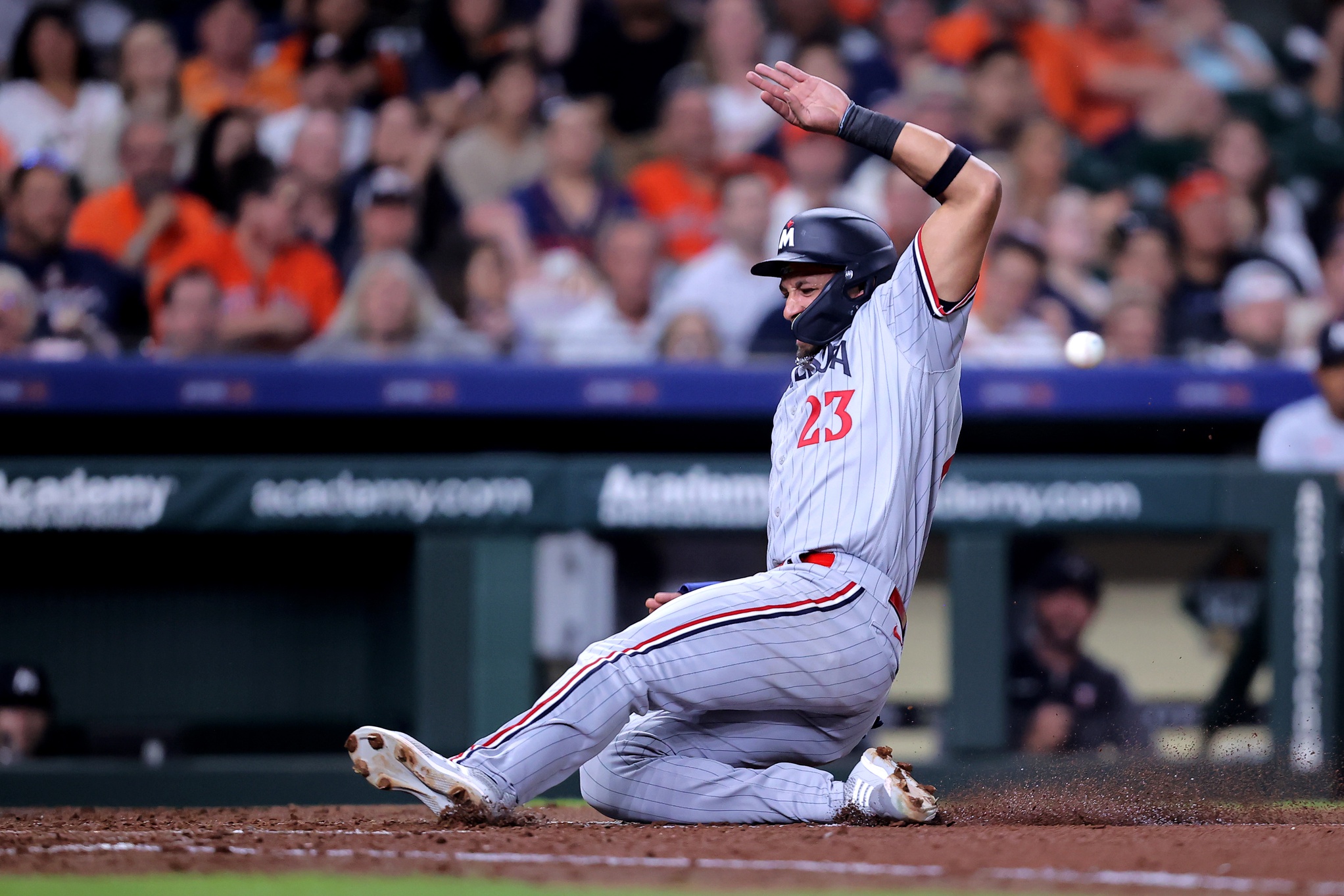 MARKET PULSE: Lewis slides into free agent pools