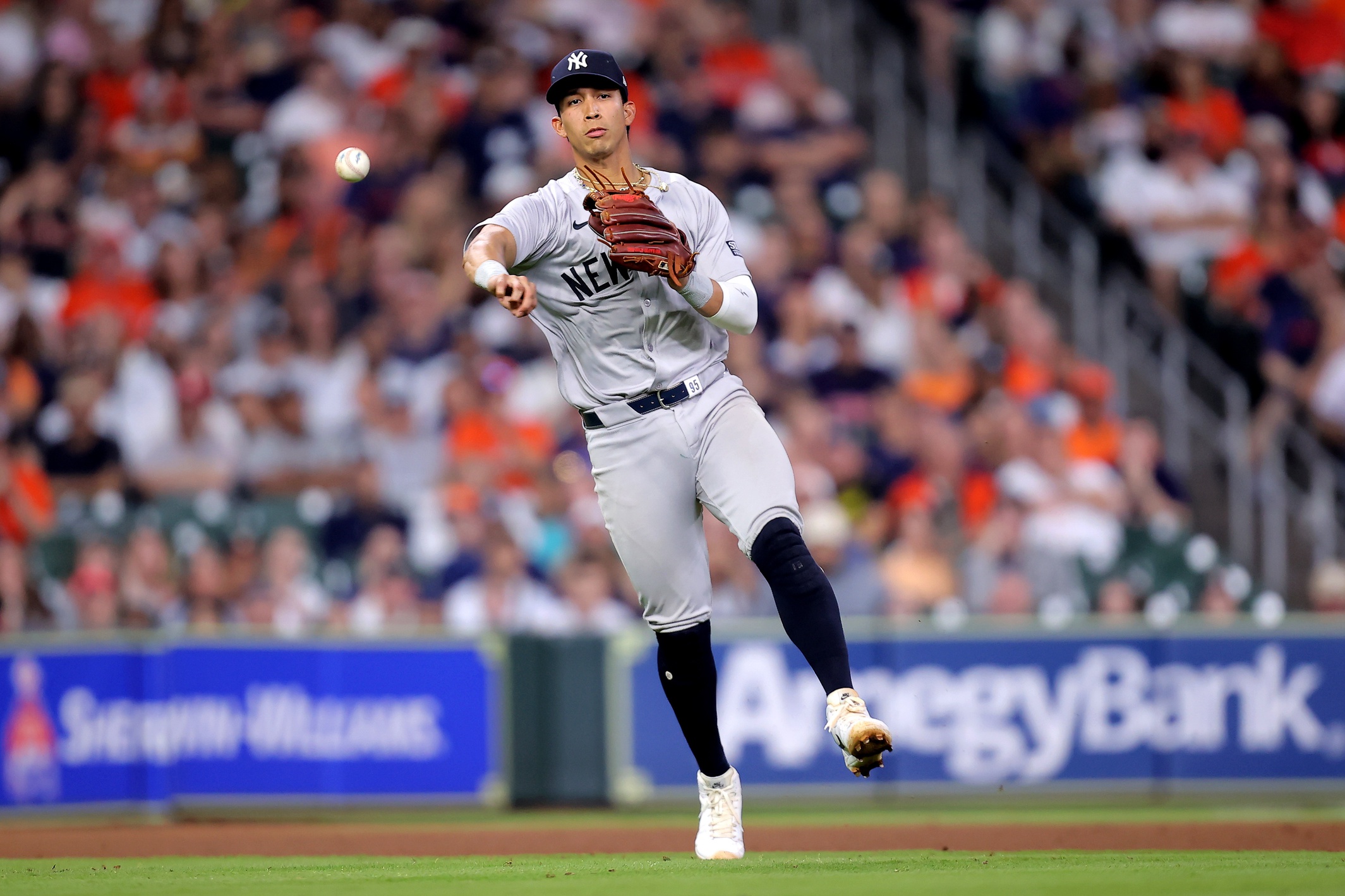 O. Cabrera, Berti to benefit from LeMahieu setback