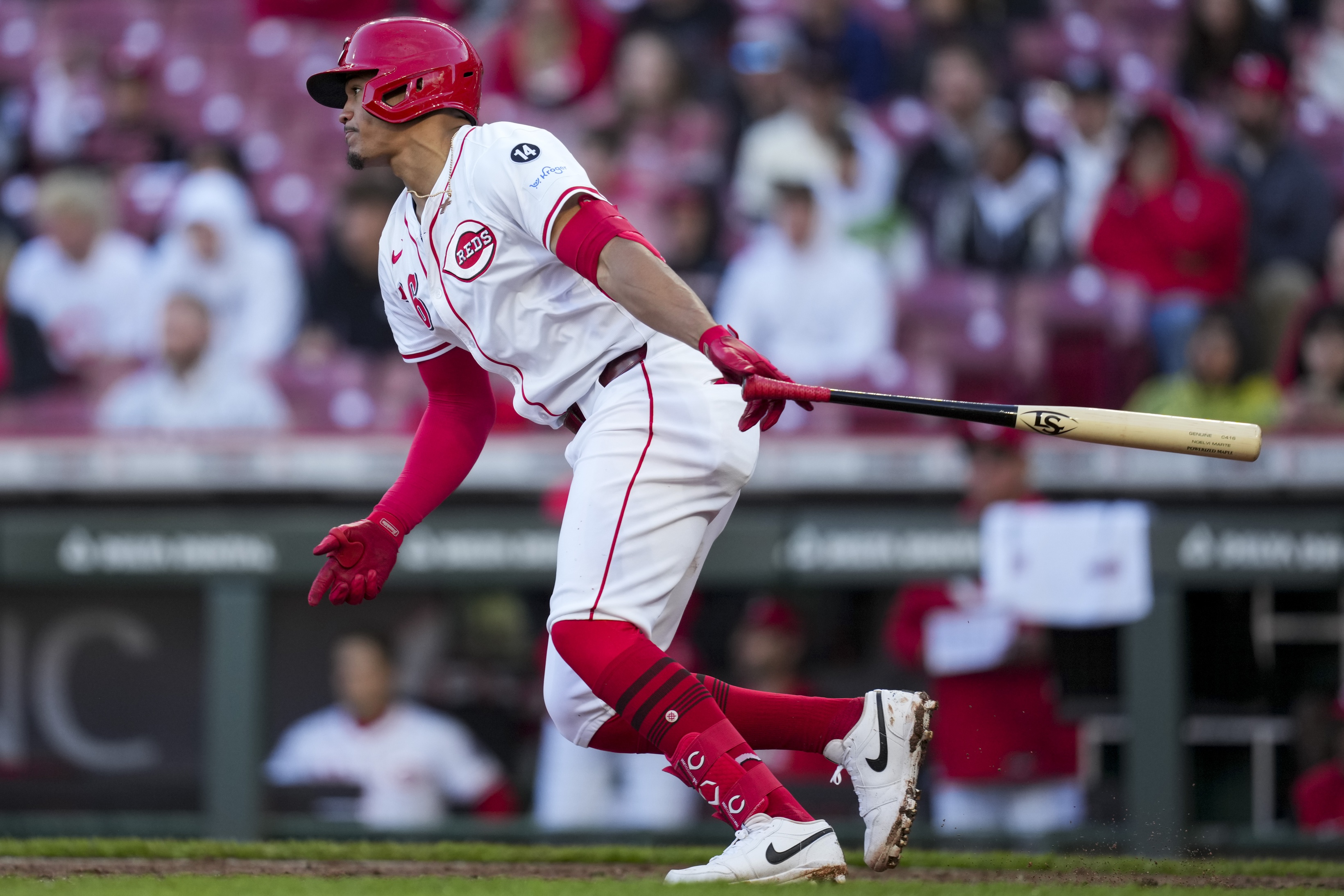 Marte's return muddies Reds infield