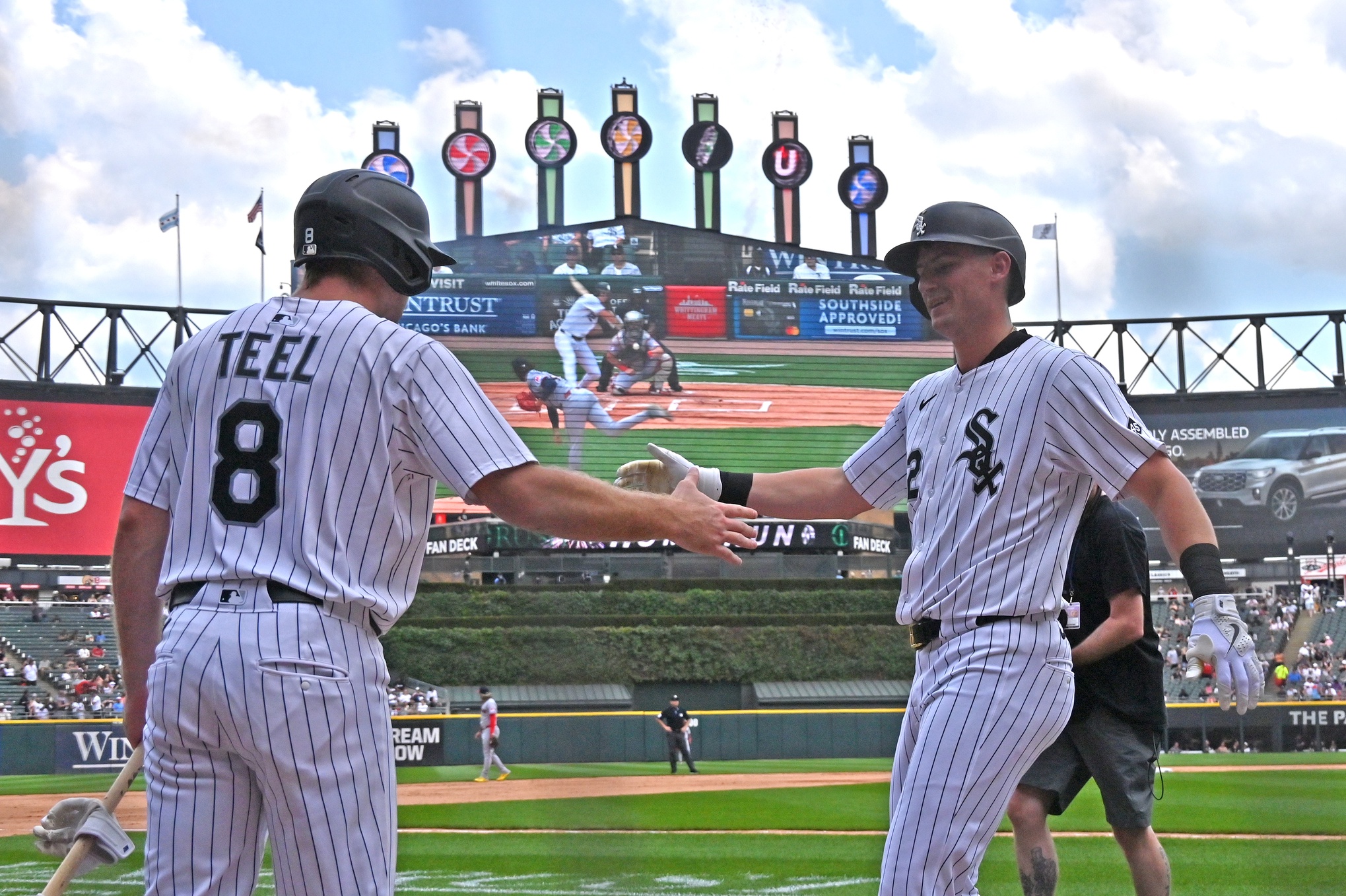 Montgomery, H. Hernández, Fisher, Teel, Rave